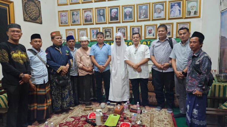 Pererat Silahturahmi, Baintelkam Polri Kunjungi Ustad Amak Shahab ...
