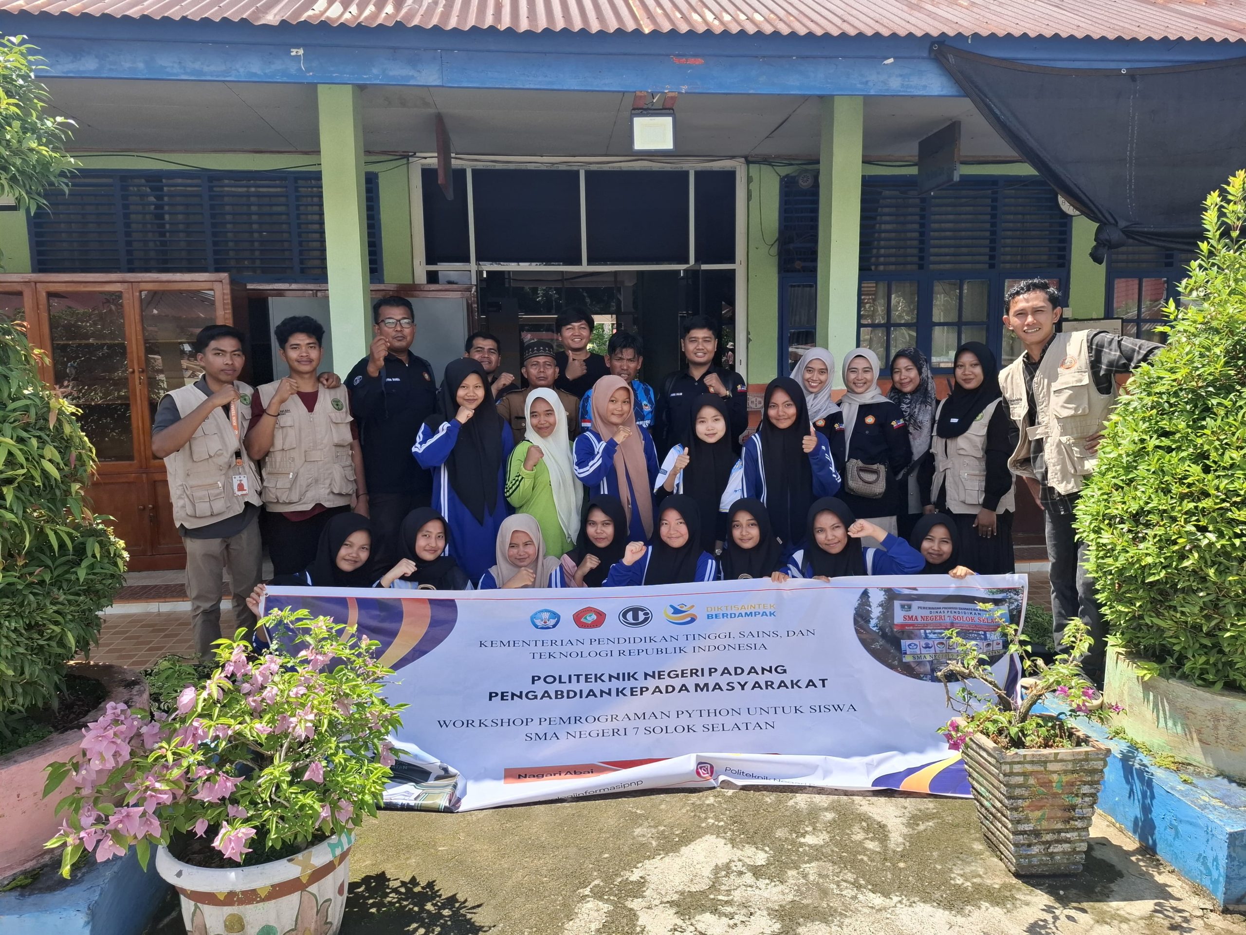 Dorong Literasi Digital, PNP Kenalkan Prodi D3 Teknik Komputer Kampus Solok Selatan Lewat ...