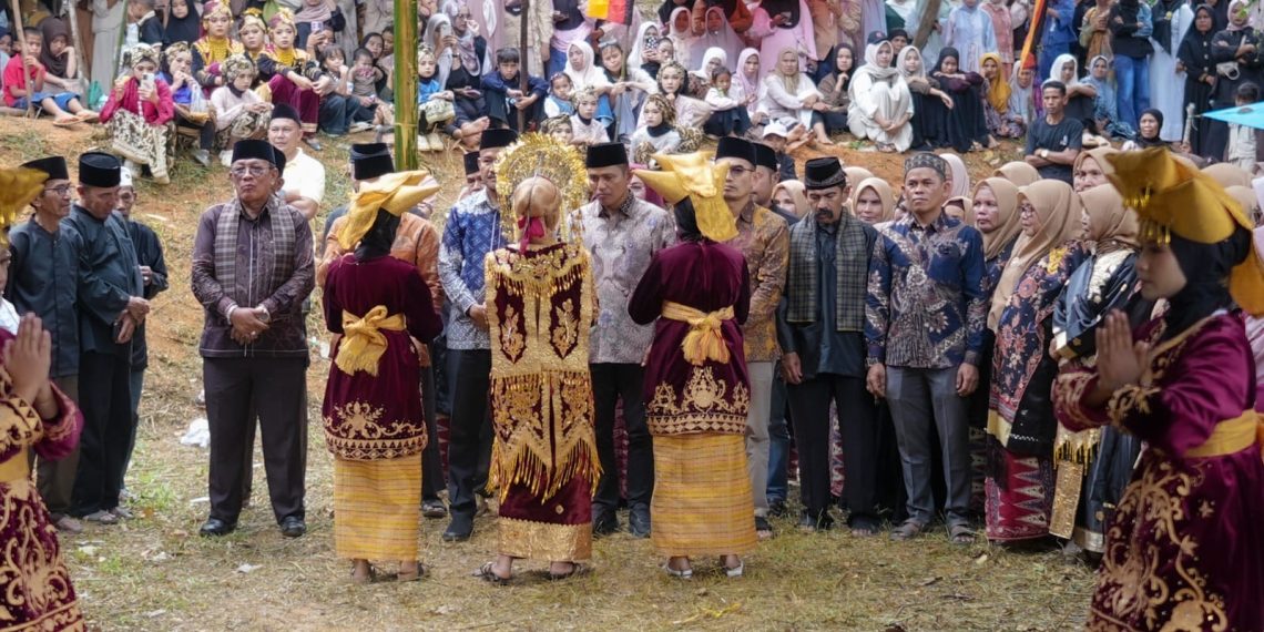 Warga Panjatkan Doa Keselamatan dalam Tradisi Lapeh Kawua dan Tolak ...