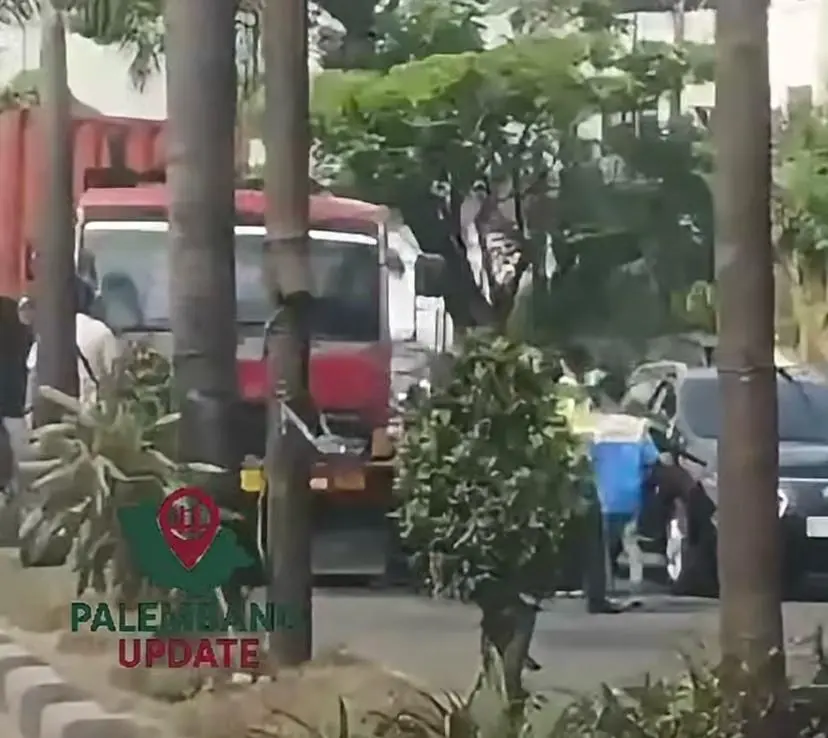 Diduga Motor Terlindas Truk Fuso, Kecelakaan Terjadi di Jalan Basuki ...